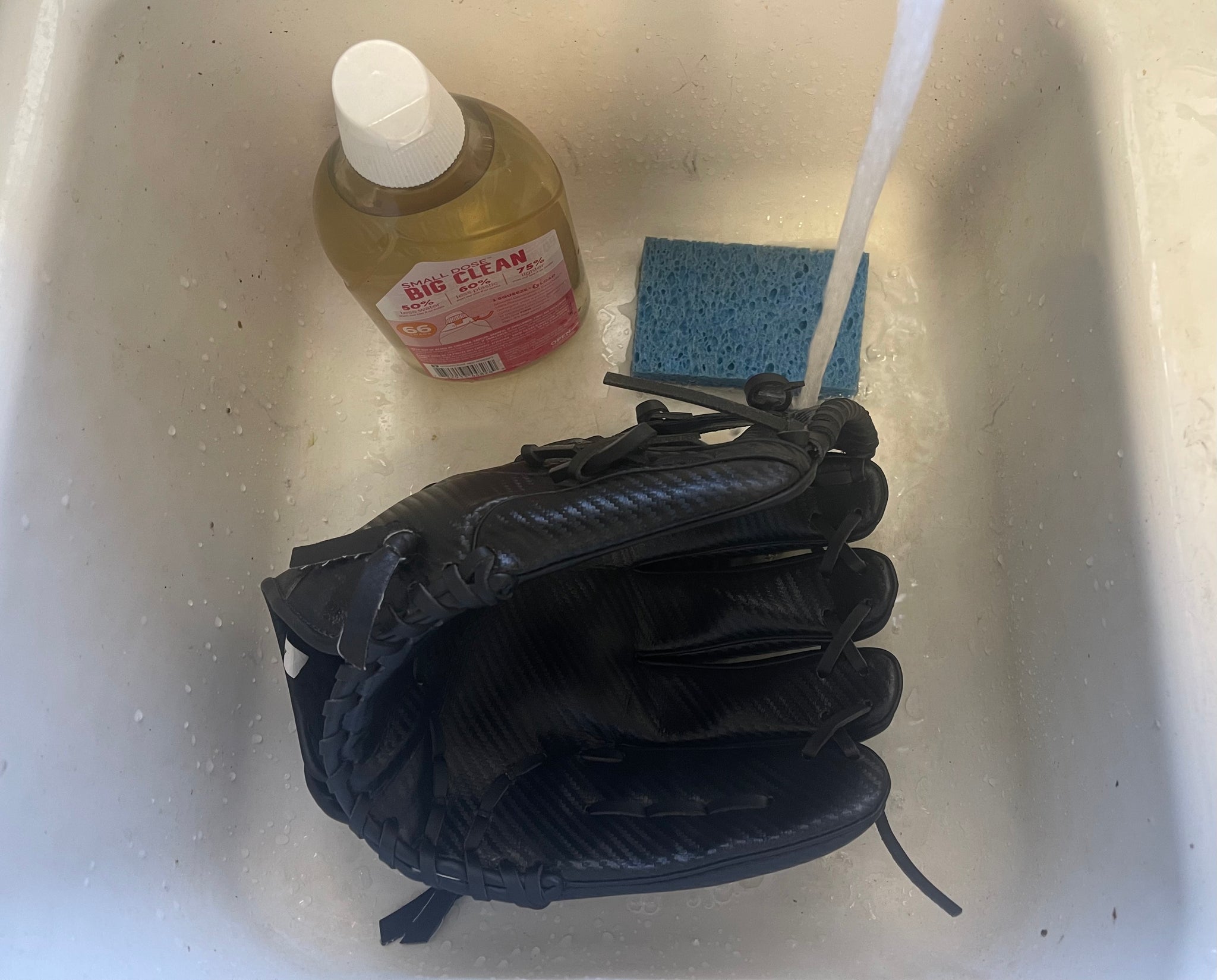 How to Clean A Baseball Glove The Right Way!